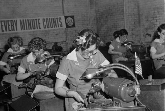 20 Social And Workplace Expectations Women Had To Follow In The 1940s ...