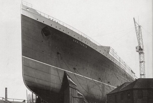 10 Shipwrecks In History That Ended Tragically - Housely