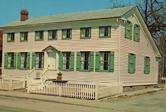 Why Do Saltbox Homes Look Like That? 10 Features That Explain ...