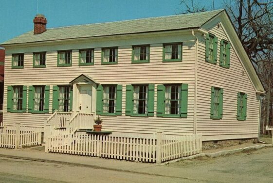 Why Do Saltbox Homes Look Like That? 10 Features That Explain ...