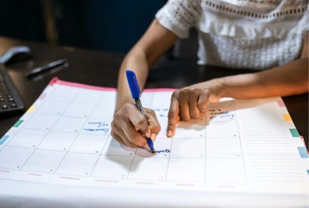 20 Tips To Keep Family Chores On Track Despite Conflicting Schedules ...