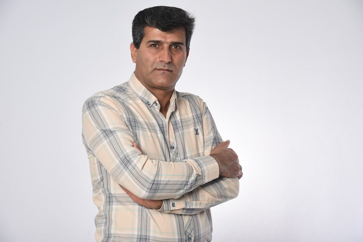 15 Red Flags Men Over 50 Spot Instantly - Housely