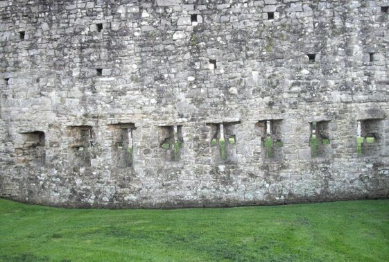 10 Details That Made Medieval Castles More Than Just Fortresses - Housely