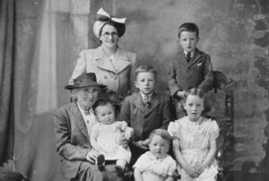 20 Ways The 1950s Brought Families Closer Every Day - Housely