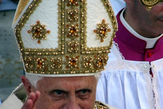 20 Religious Garments That Reflect Culture and Devotion - Housely