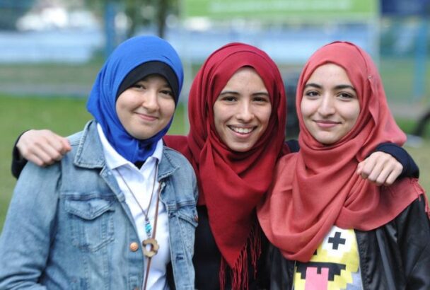 20 Religious Garments That Reflect Culture and Devotion - Housely