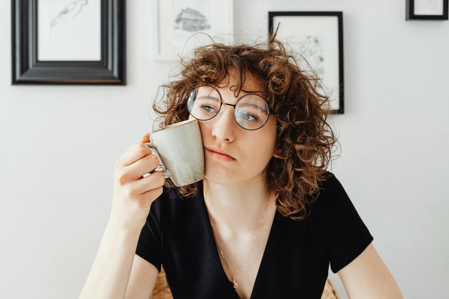 15 Signs You Have a People-Pleasing Personality - Housely