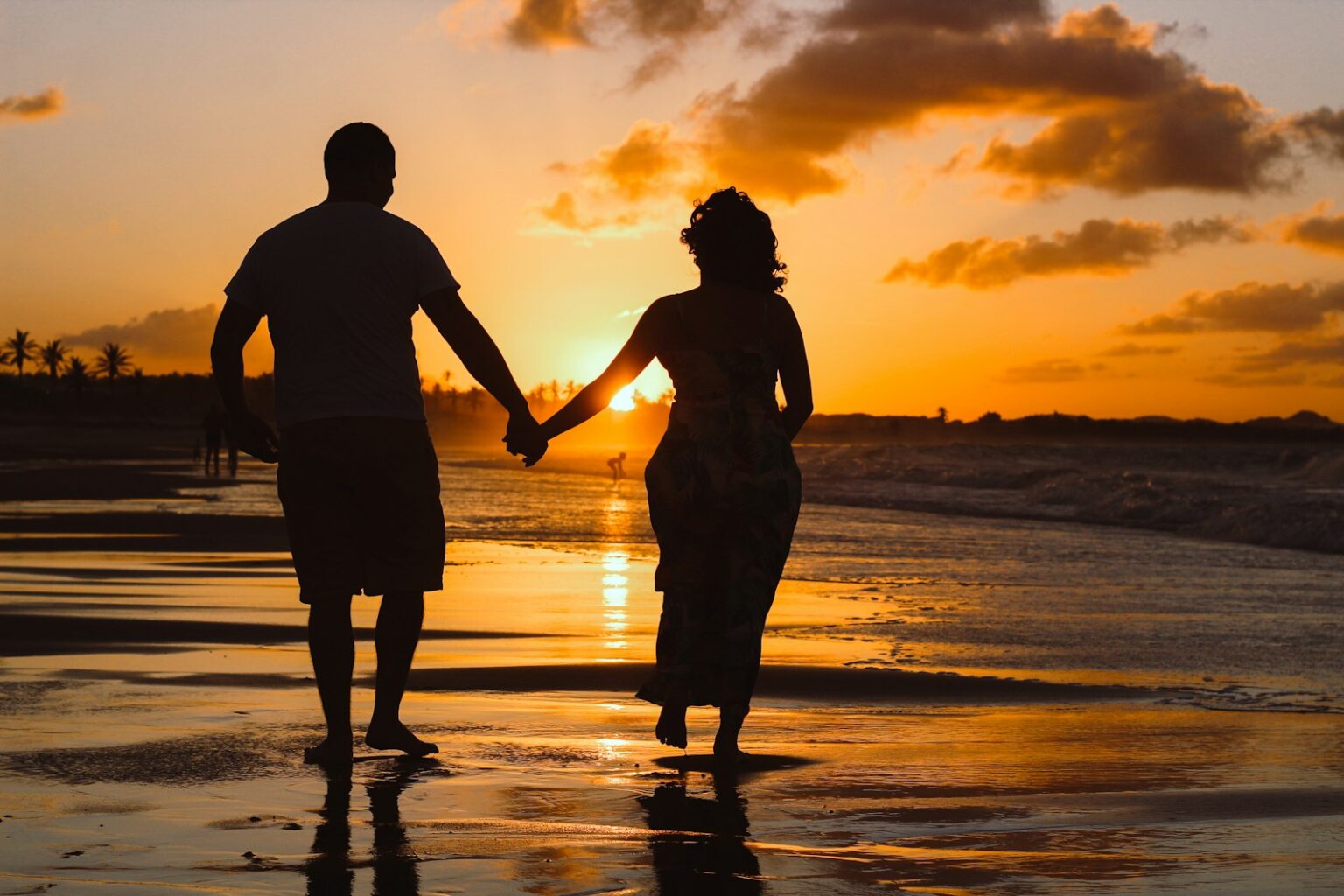15 Signs Your Wife Is Happy in Your Marriage - Housely