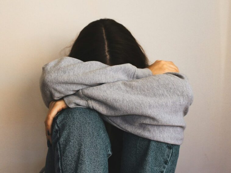 15 Signs Someone Is Playing the Victim to Manipulate You - Housely