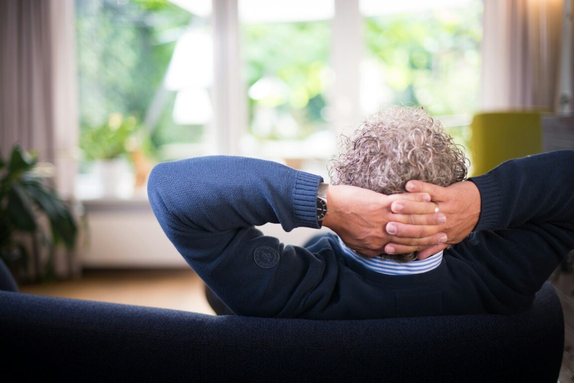 15 Signs You Have a People-Pleasing Personality - Housely