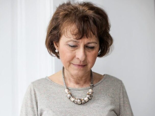 15 Reasons Why Some Younger Men Fall for Older Women - Housely