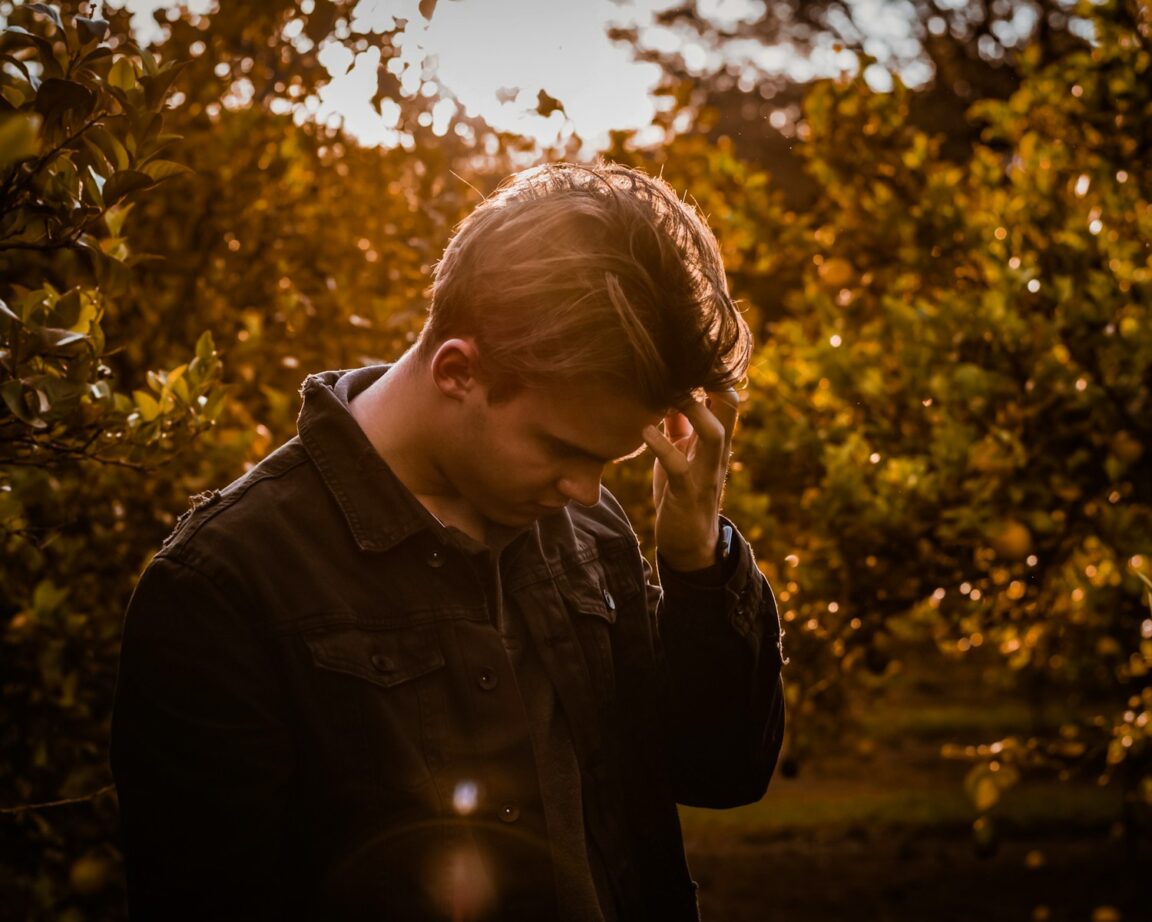 15 Signs Someone Likes You - Housely