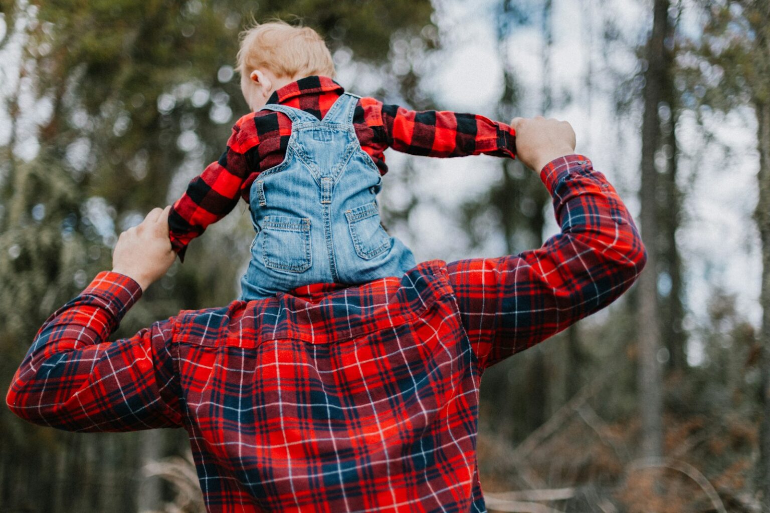 15 Signs He’s Staying for the Kids, Not for You - Housely