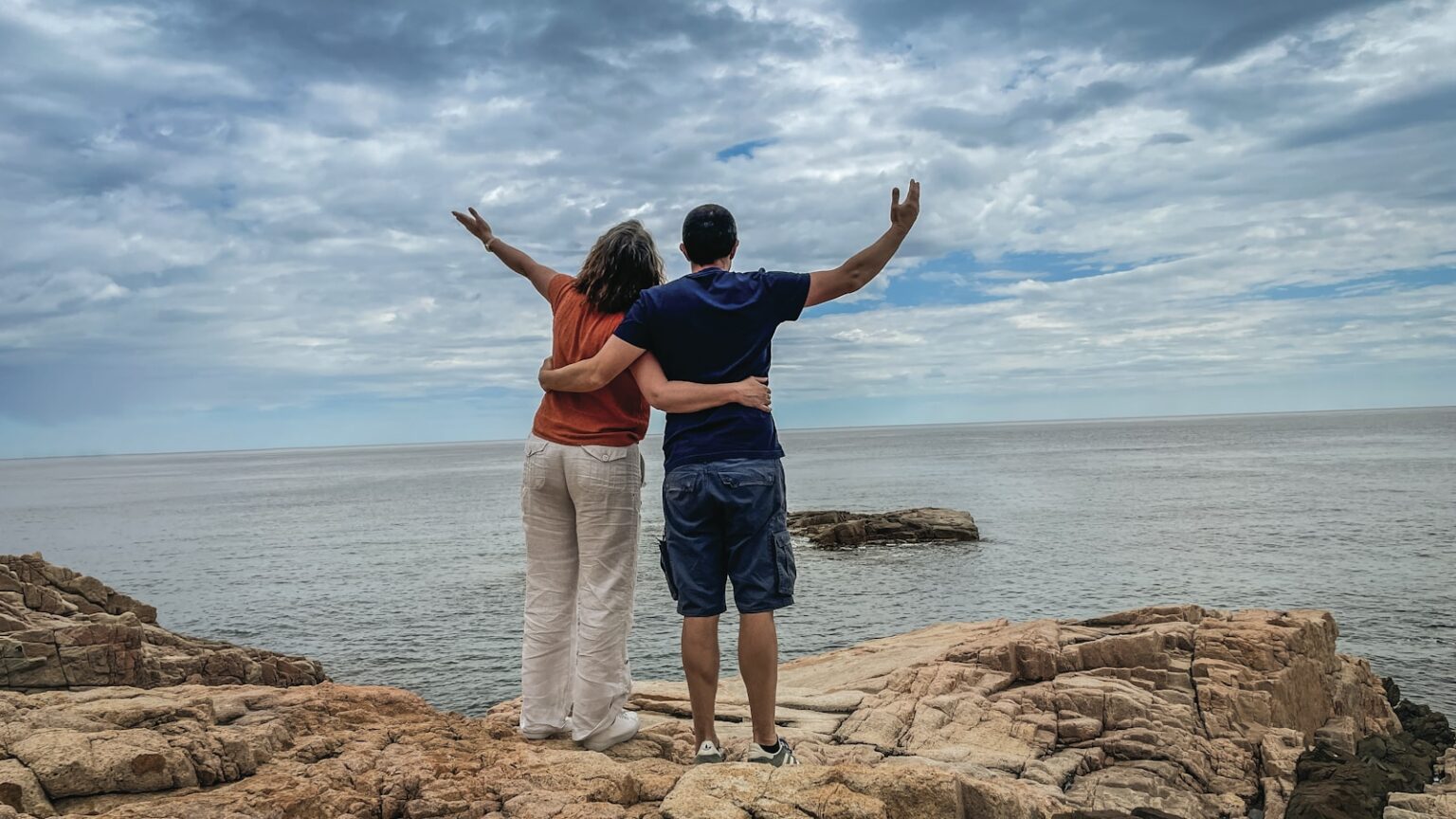 15 Secrets of Strong Christian Marriages - Housely