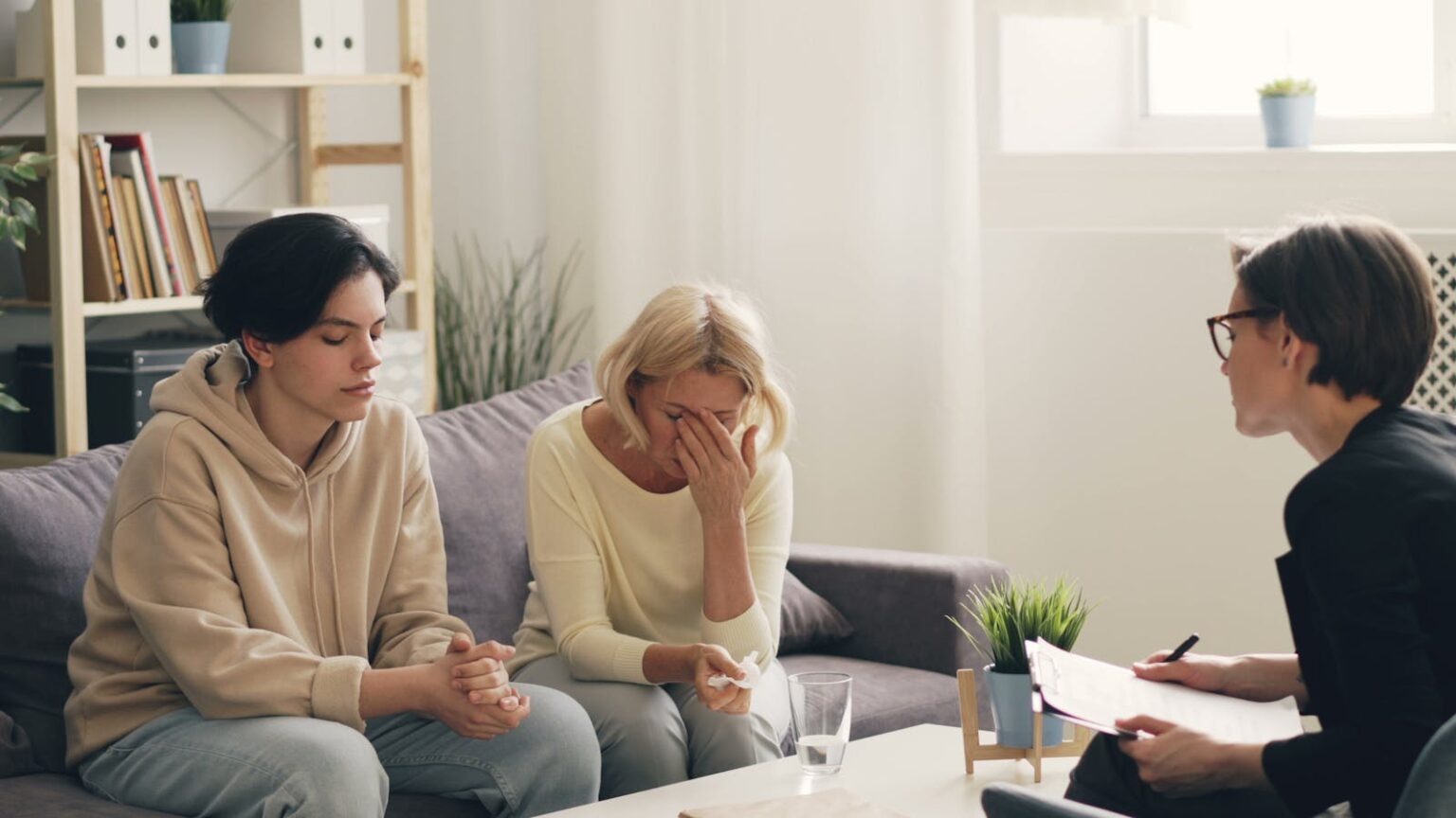 15 Things People Get Wrong About Therapy - Housely