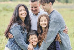 10 Surprising Reasons Siblings Develop Completely Different ...
