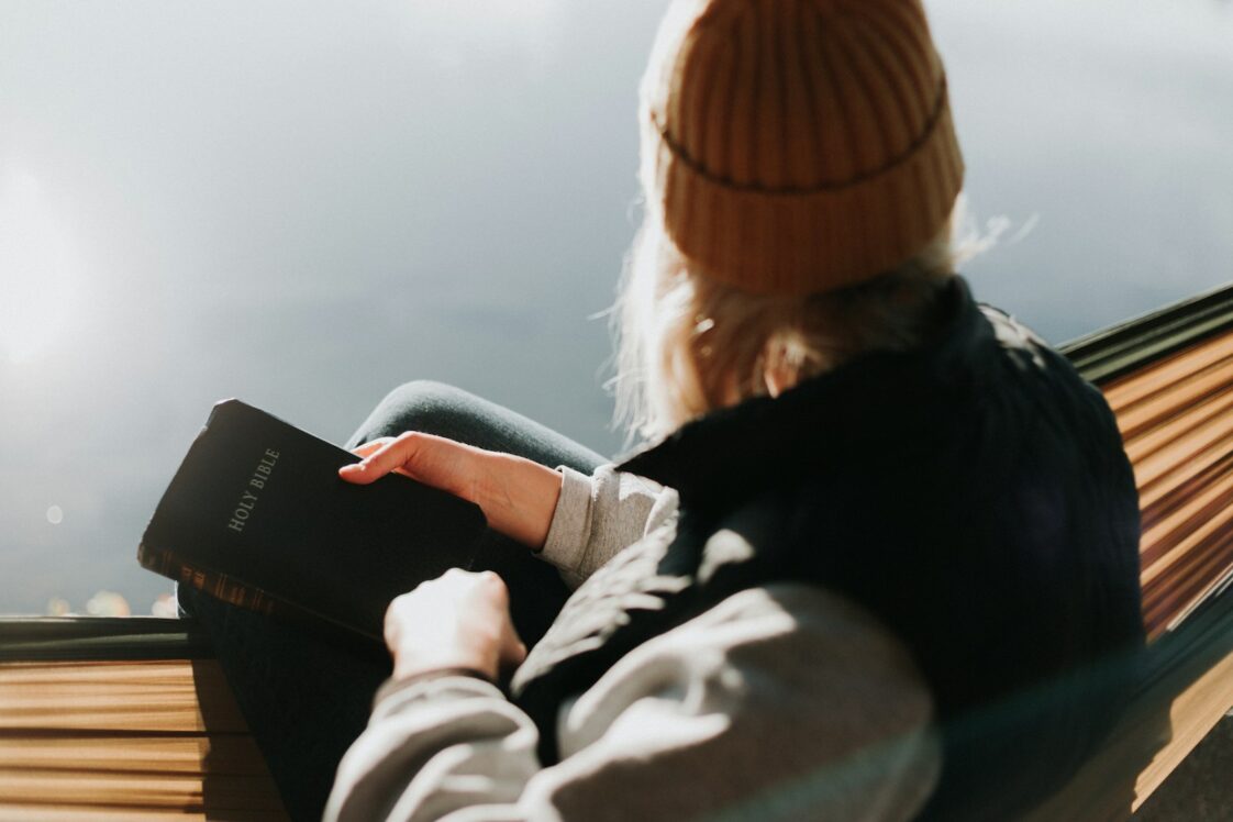 15 Signs Someone Is Losing Faith but Hiding It - Housely