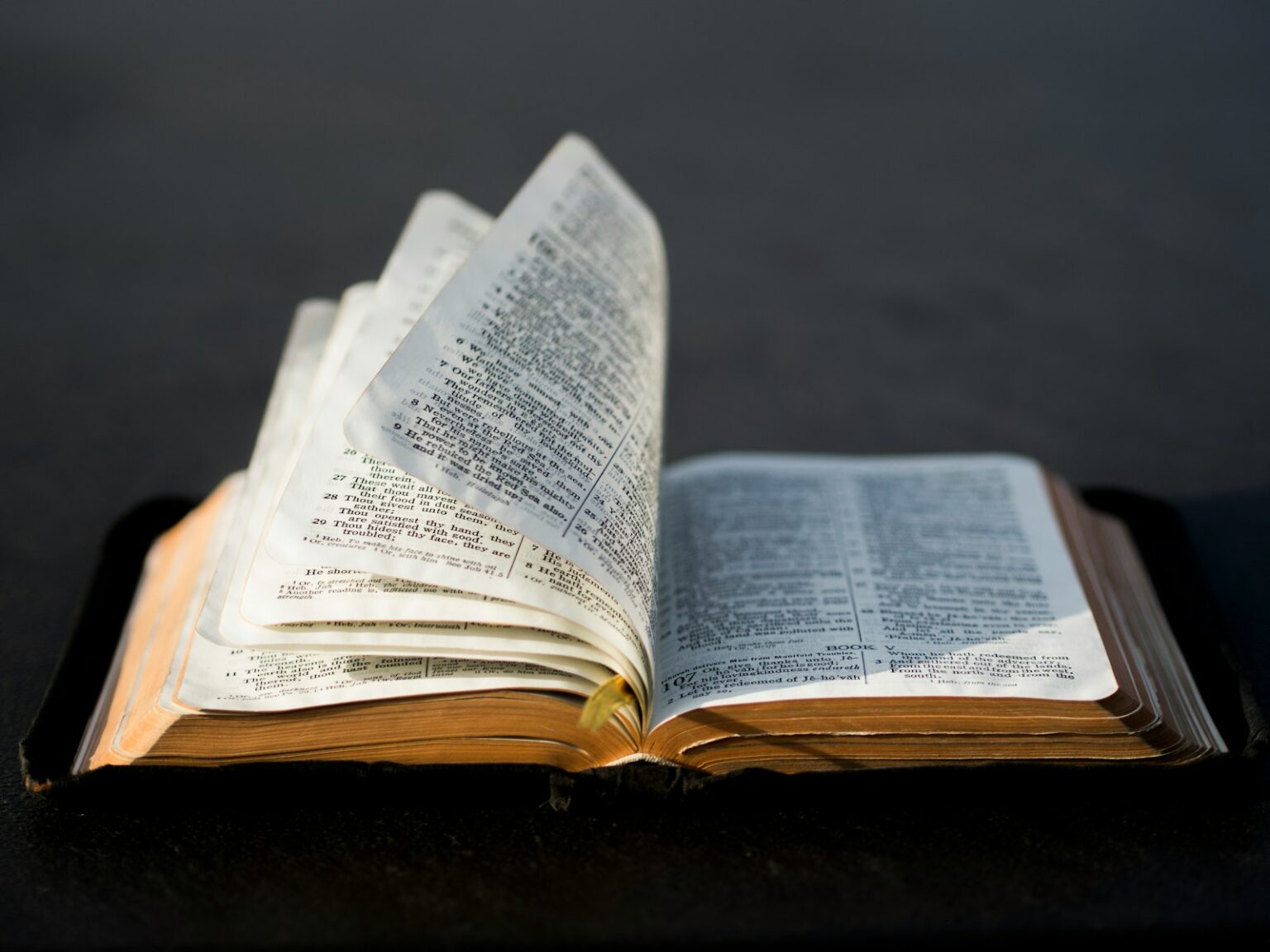 15 Life Lessons the Bible Teaches About Love and Relationships - Housely