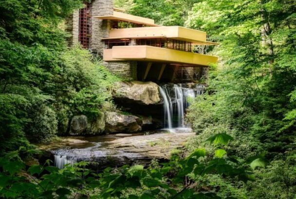 20 Strange Houses That Took Creativity To The Next Level - Housely