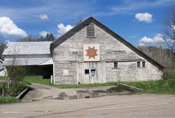 10 Surprising Meanings Behind Stars Painted On Barns - Housely
