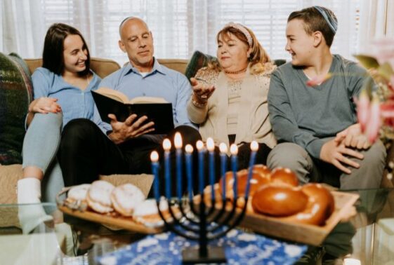 Families Are Rediscovering These 10 Hanukkah Traditions In Unexpected ...
